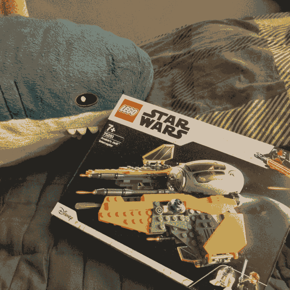 I should sleep but I want to talk about a cool Star Wars ship ...